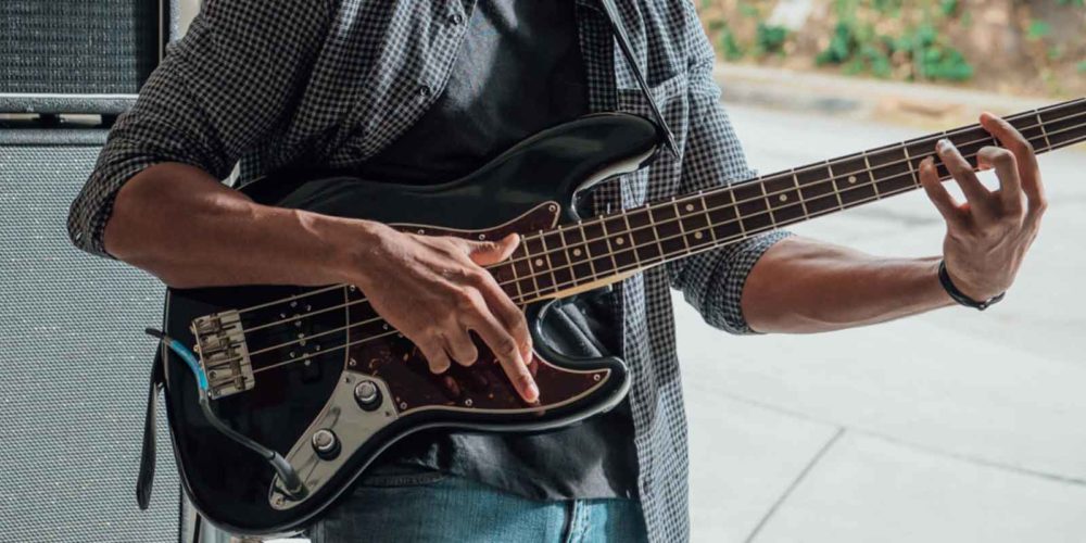 How to play bass guitar | Learn bass in 8 steps | Yousician